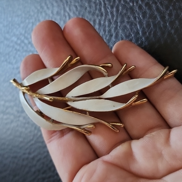 Lisner Jewelry | Jewelry | Vtg Lisner Brooch | Poshmark